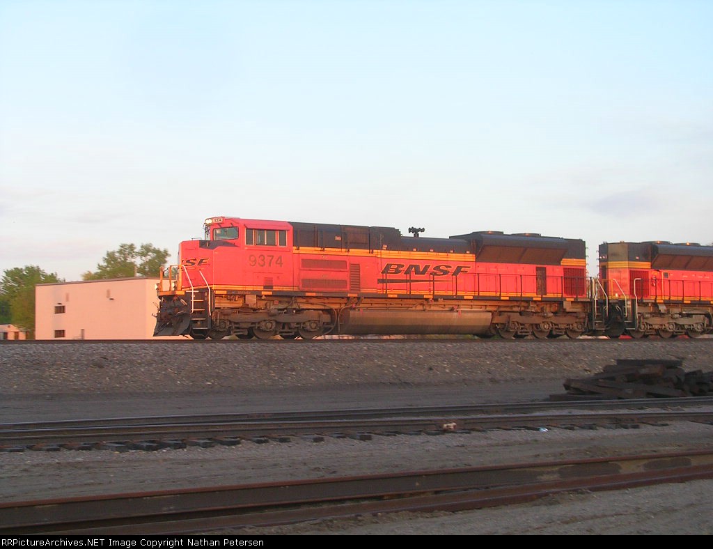 BNSF 9374